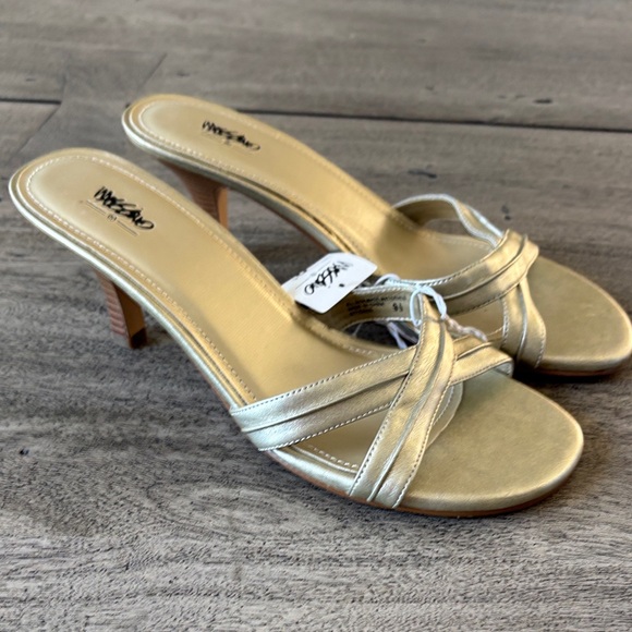 Mossimo Supply Co. | Shoes | Nwt Mossimo Supply Co Metallic Gold Kitten ...